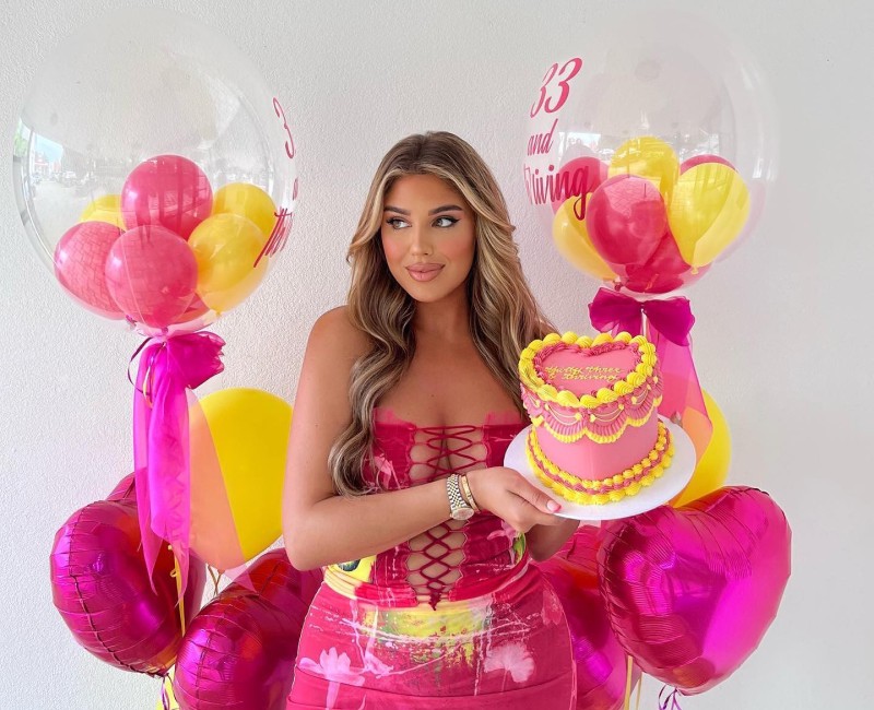 Anna Vakili: The Pharmacist, Love Island Star and British-Persian Voice ...